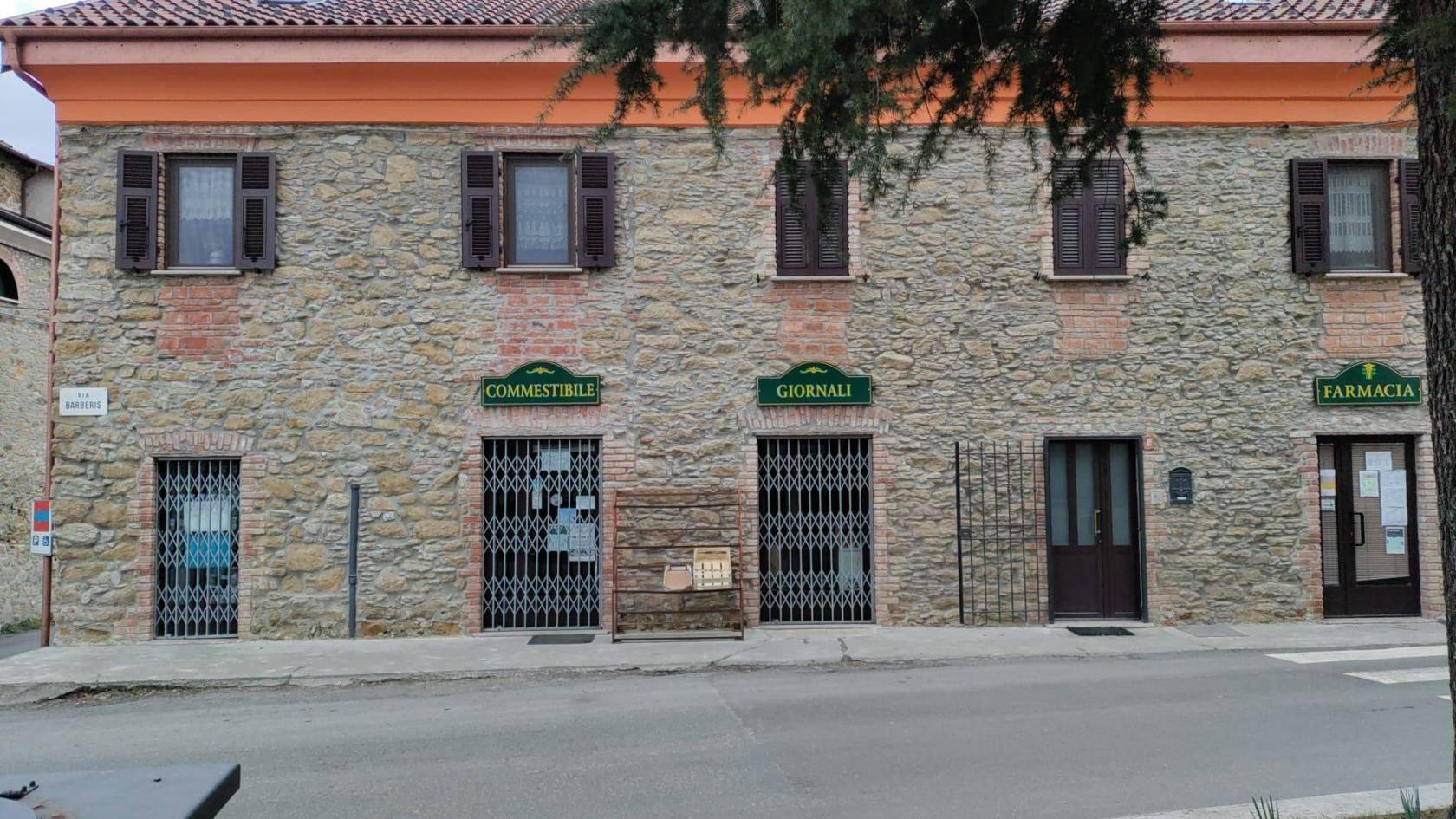 Locale commerciale in Vendita