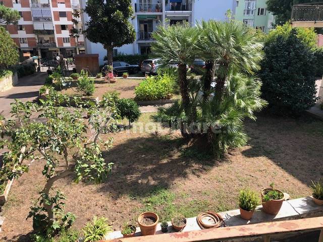 Trilocale via San Giacomo dei Capri 127, Rione Alto, Napoli