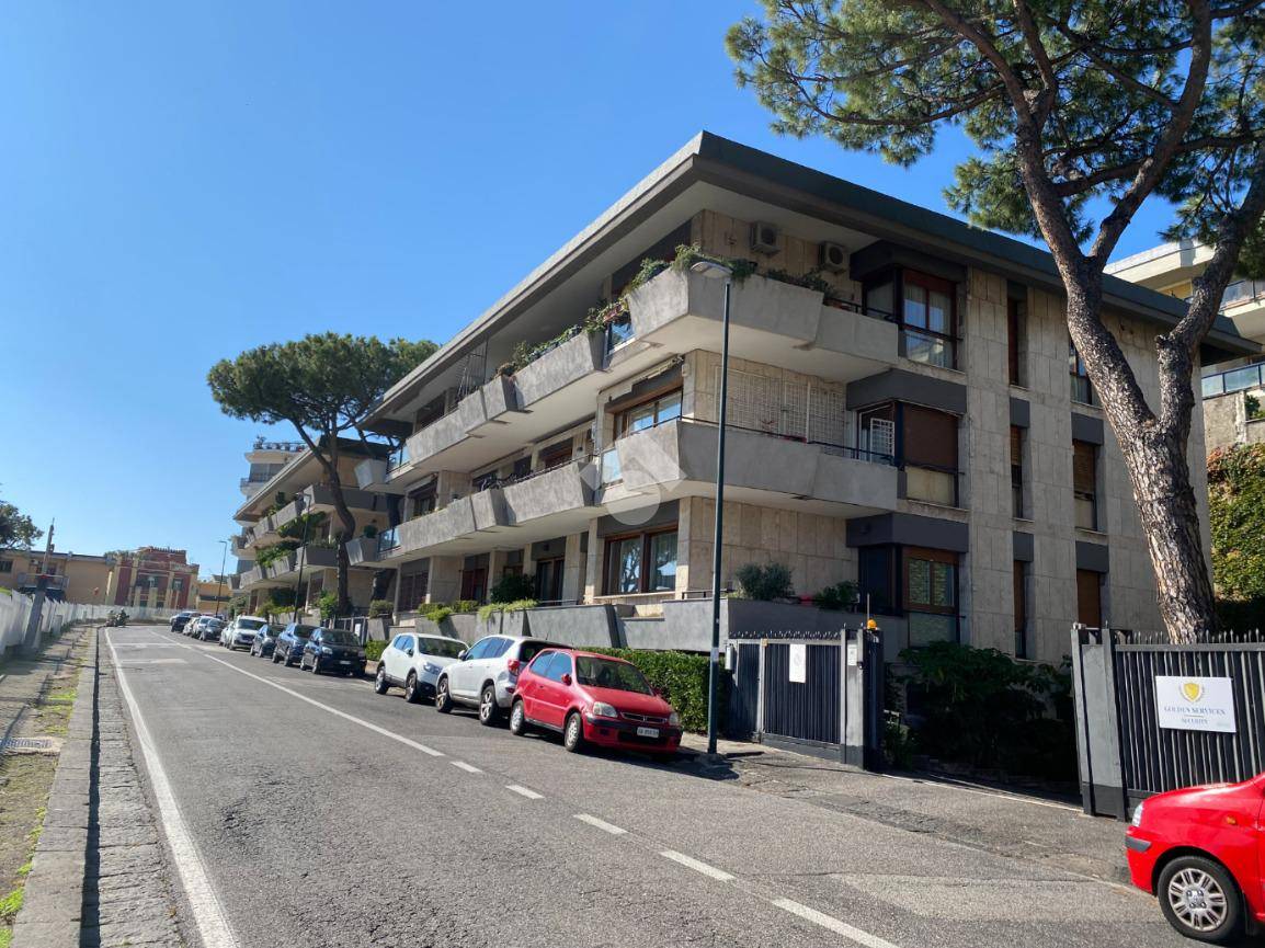Bilocale via stazio 33, Posillipo, Napoli