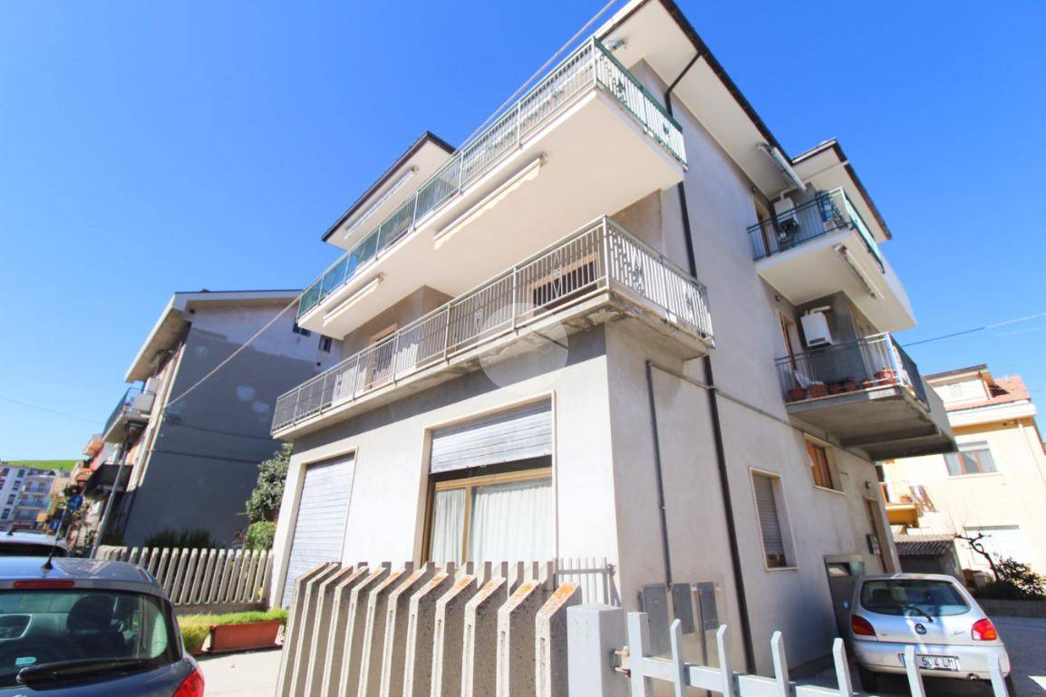 Bilocale via Antonelli 34, Centro, Pineto