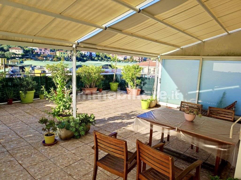 Trilocale via Giuseppe Airenti 56, Porto Maurizio, Imperia