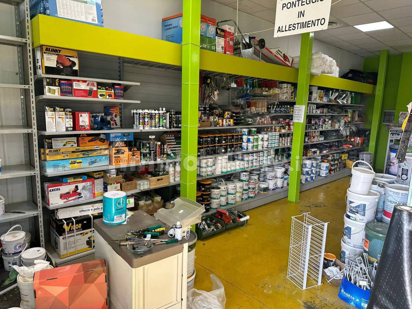 Ferramenta - Bricolage in Vendita