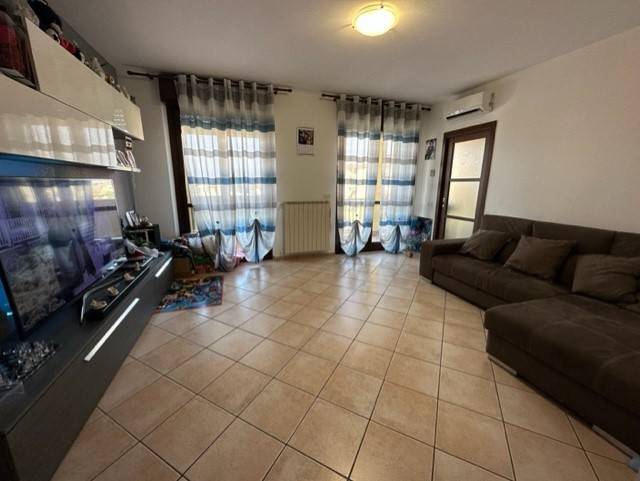 Trilocale buono stato, secondo piano, Trecate