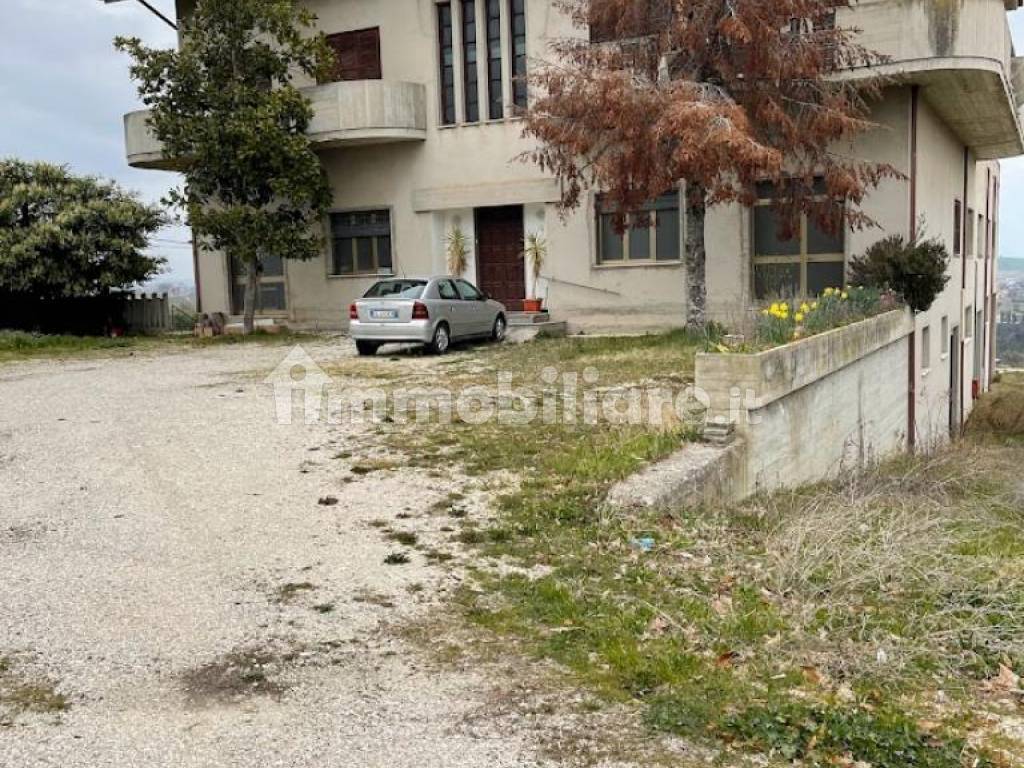 Capannone Strada Provinciale 8, Civitella del Tronto, Rif. 101943316 ...