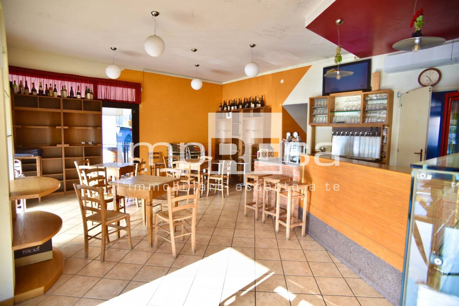 Locale commerciale in Vendita