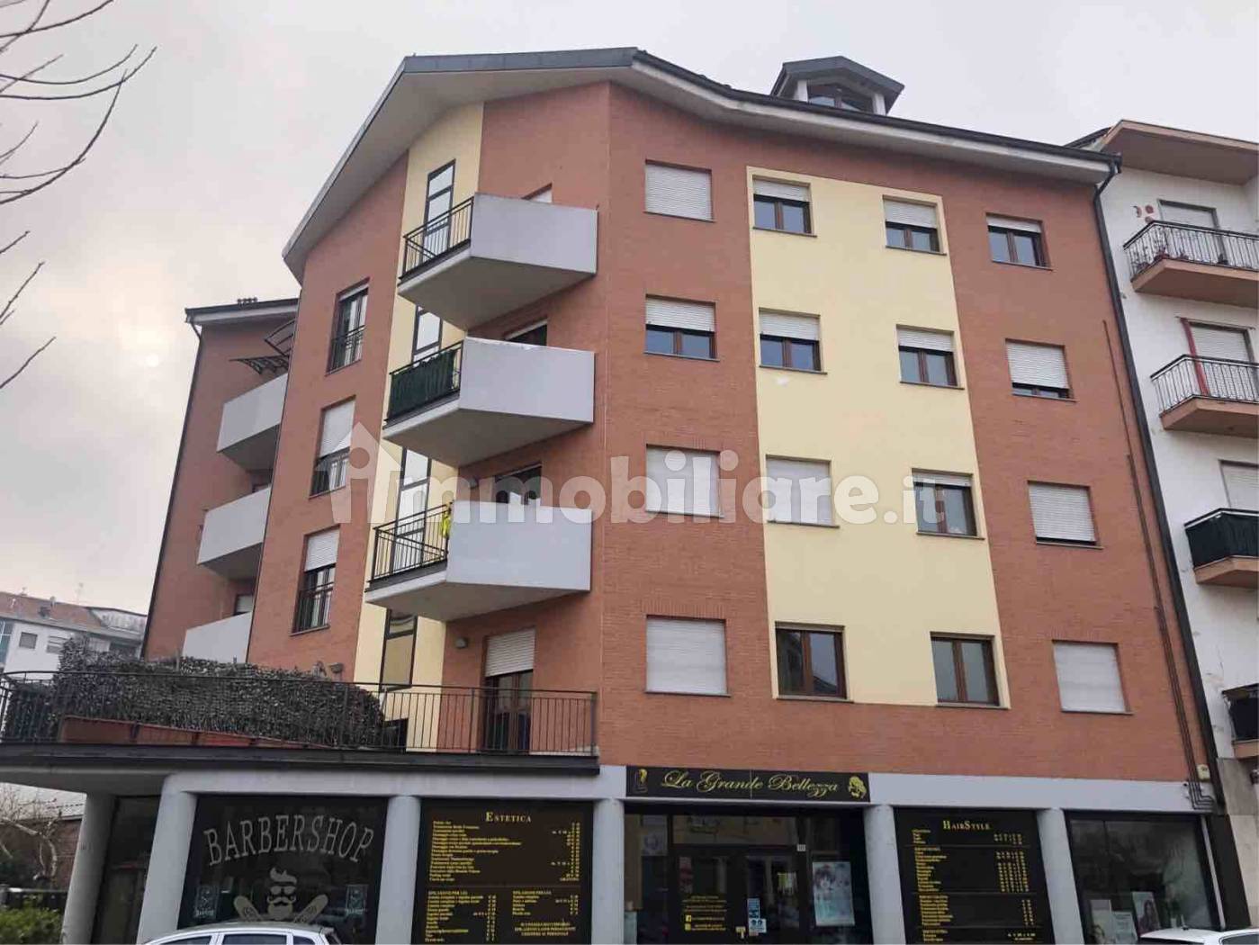 Locale commerciale in Vendita