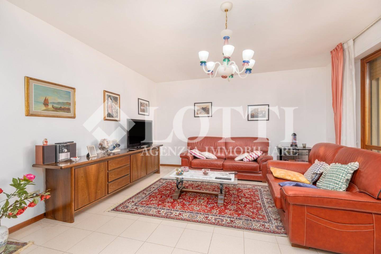 Appartamento via del Monte Ovest, 22, Centro, Bientina