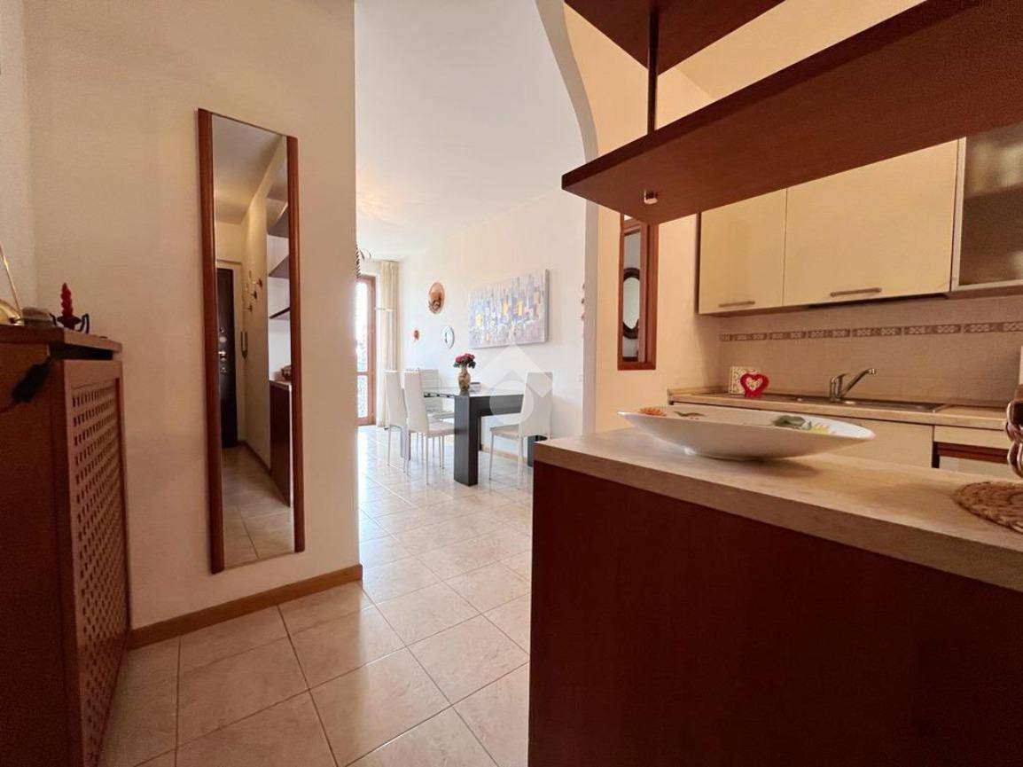 Trilocale via Parini 1, Mozzate