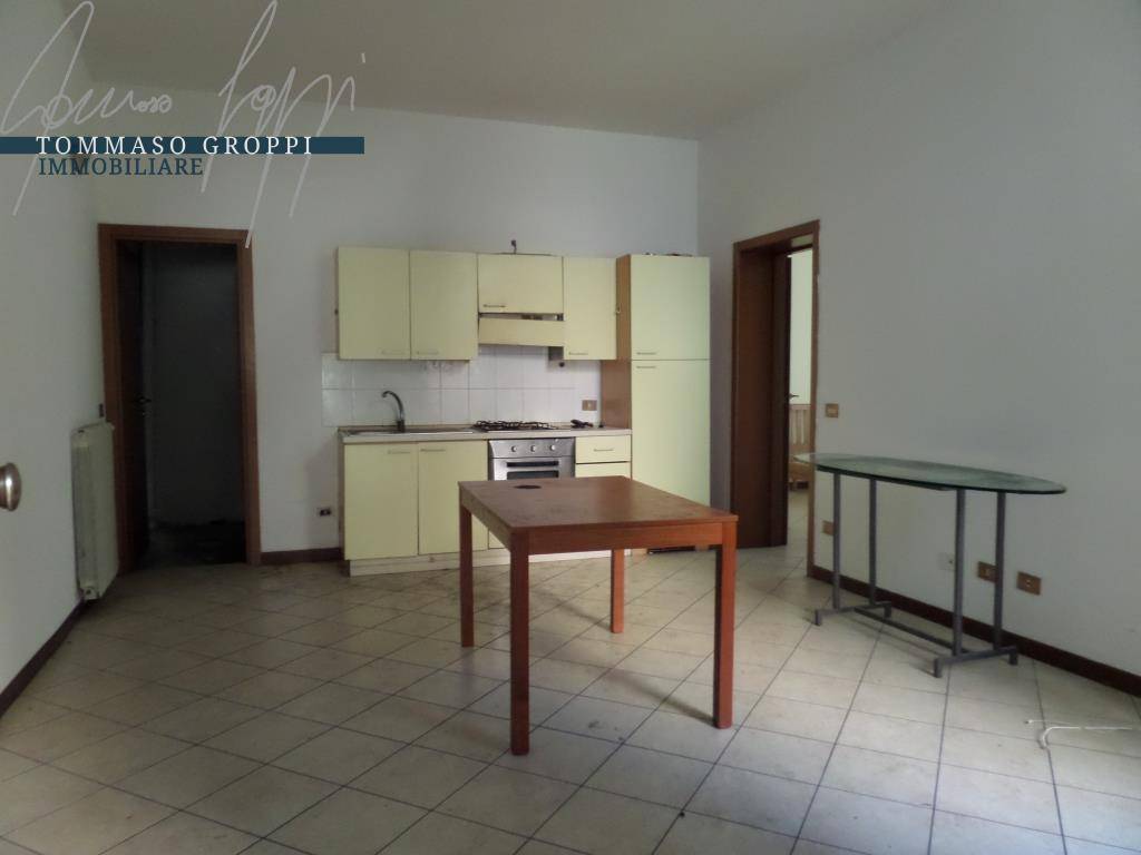 Trilocale buono stato, piano terra, Centro Storico, Piacenza