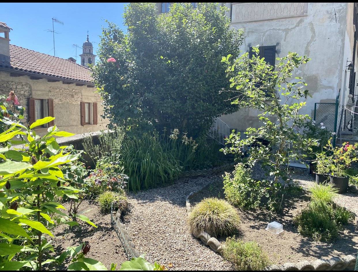 Appartamento via Umberto I, Centro, Miasino