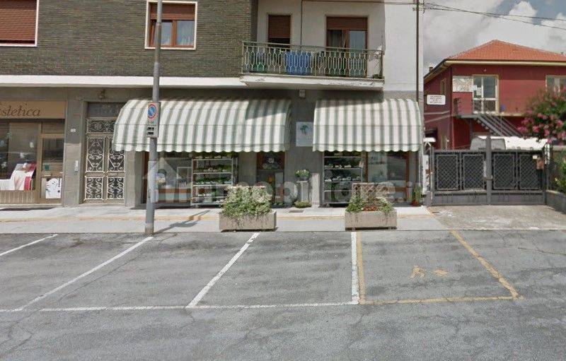 Attività commerciale in Vendita