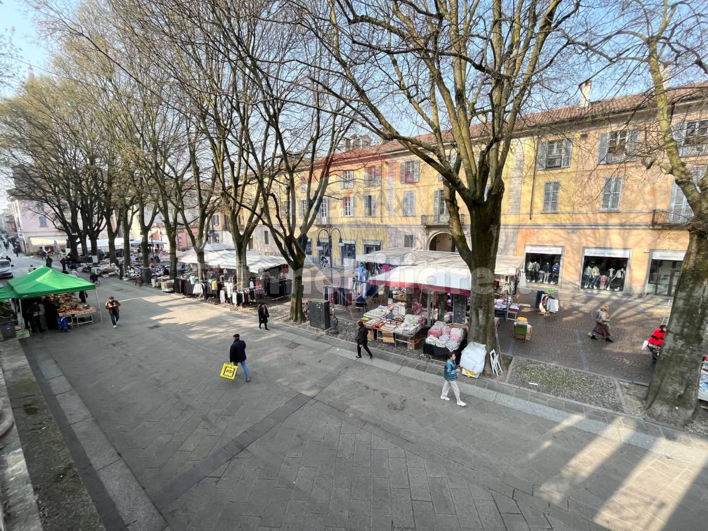 Locale commerciale in Vendita