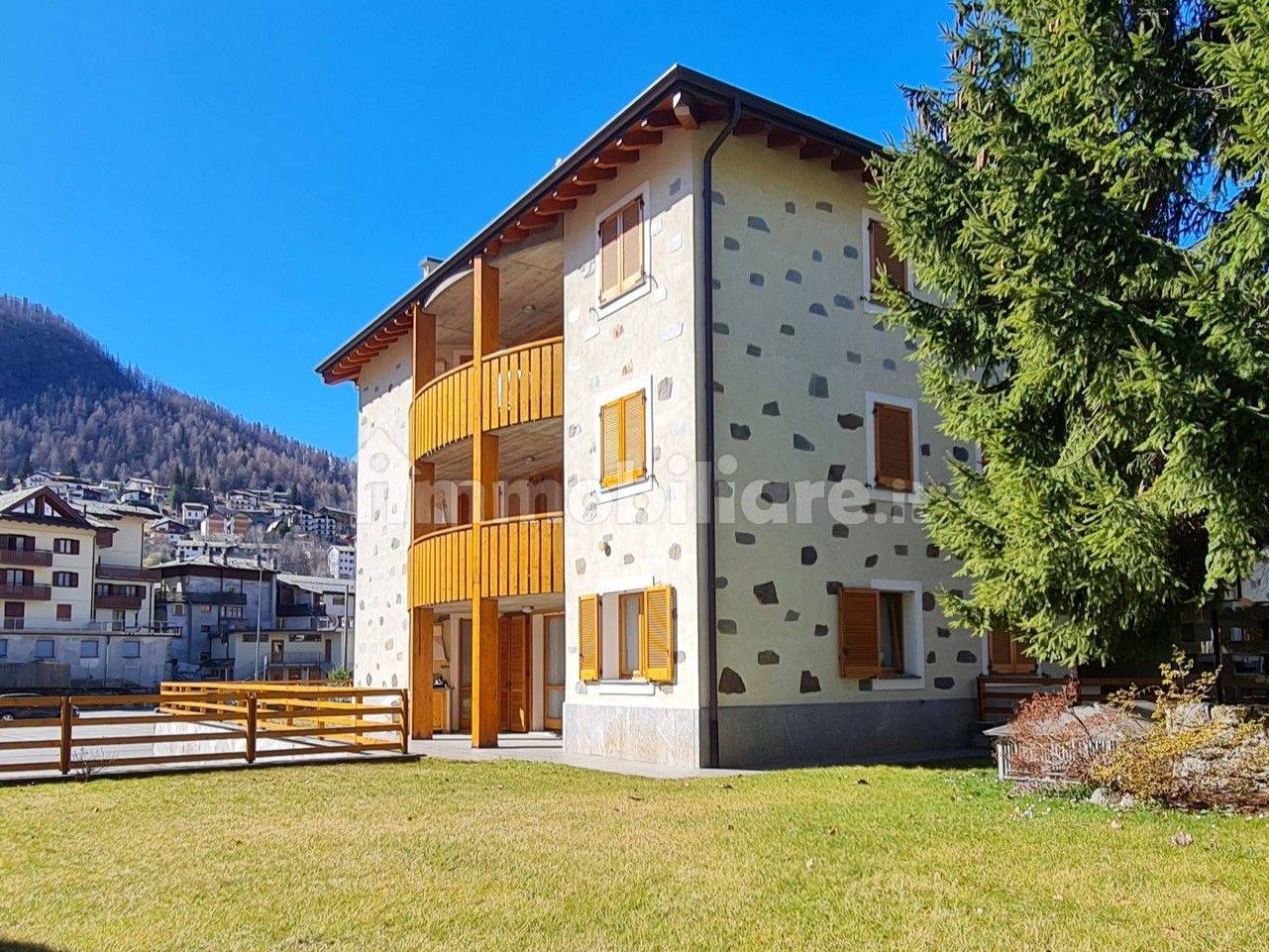 Trilocale via Pizzo Scalino 45, Centro, Caspoggio