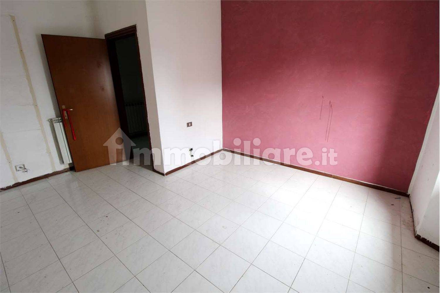 Trilocale via Novara, 28, Pernate, Novara