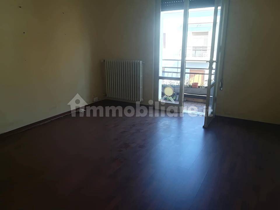 Trilocale da ristrutturare, quarto piano, Via Veneto - Borgo Trento, Brescia