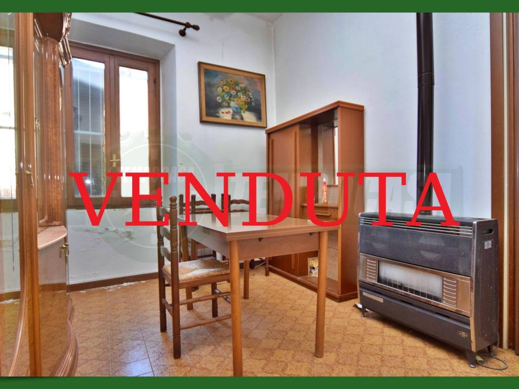 Vendita Appartamento Buguggiate. Trilocale in via Camillo Benso.... Da ...