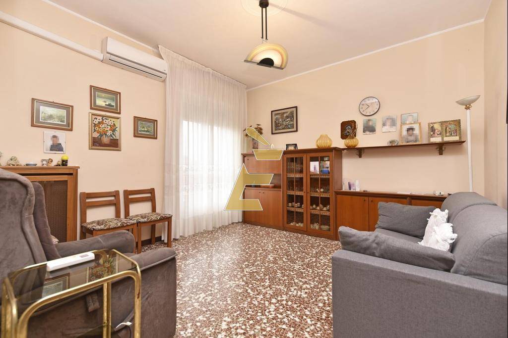 Bilocale piazza Benedetto Croce 28, Centro, Valenza