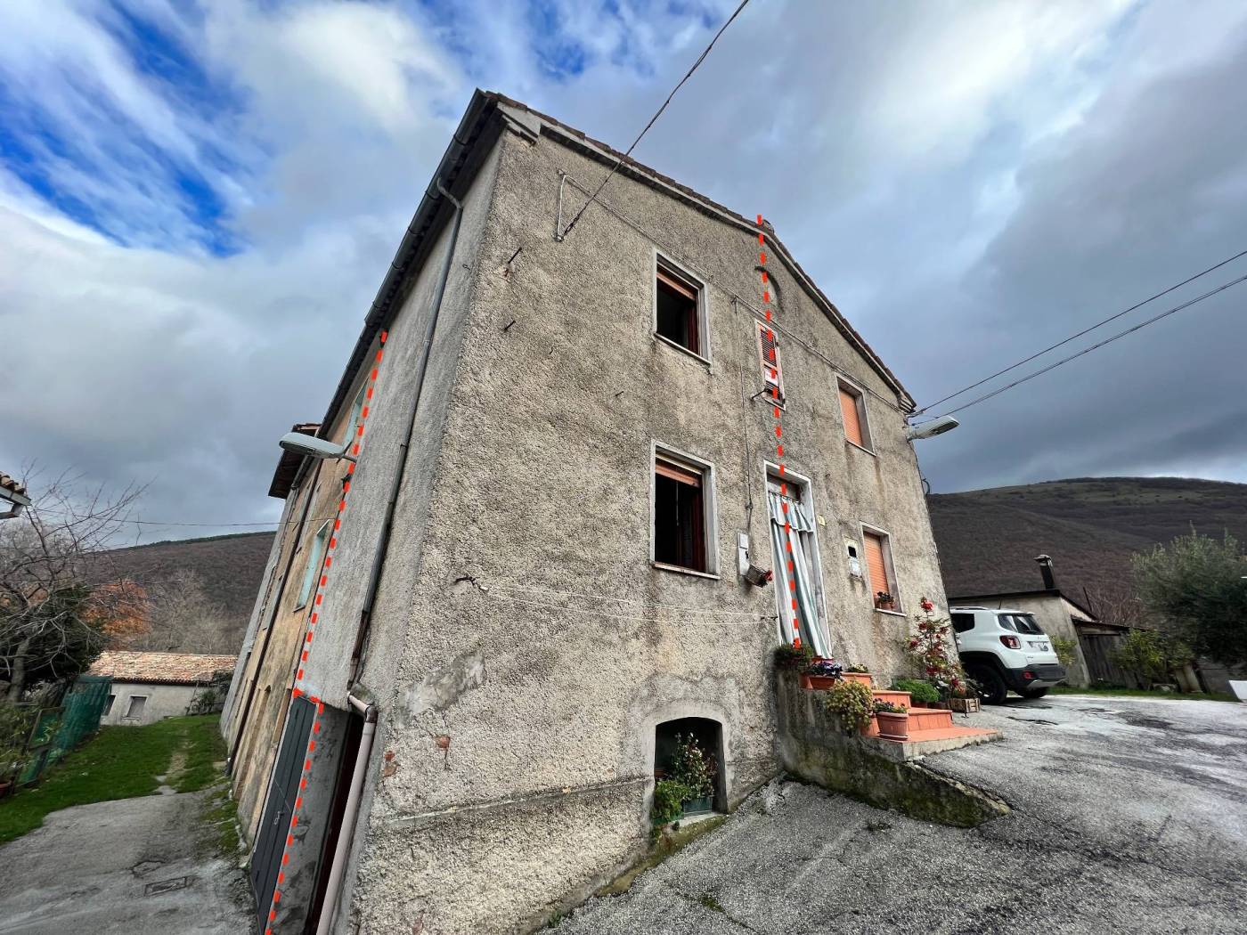 Bilocale Cacciano, Fabriano