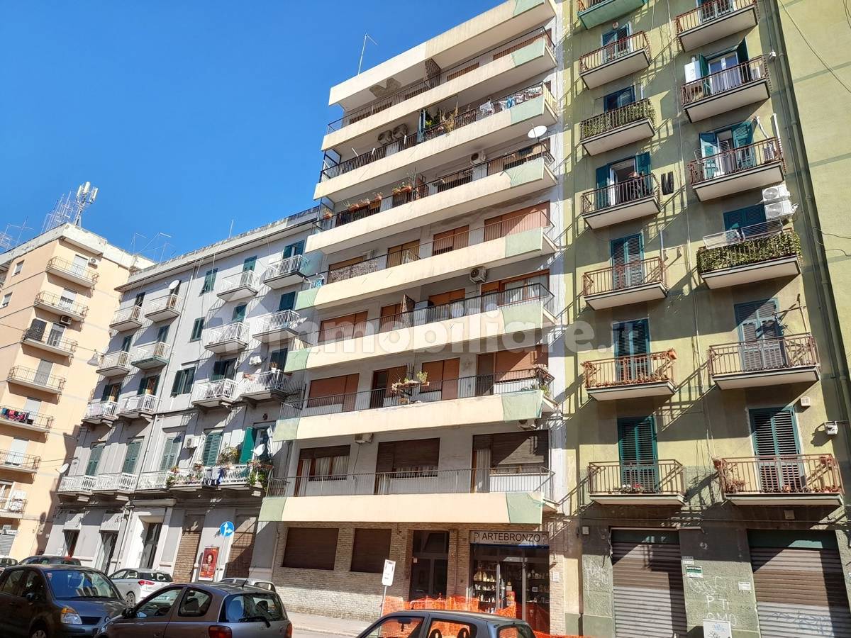 Trilocale via Oberdan, 133, Tre Carrare, Taranto