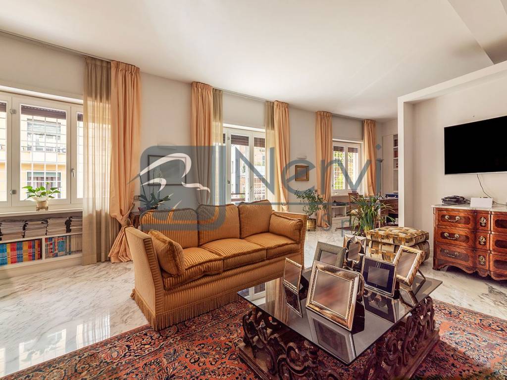 Vendita Appartamento in via Archimede. Roma. Buono stato, terzo piano ...