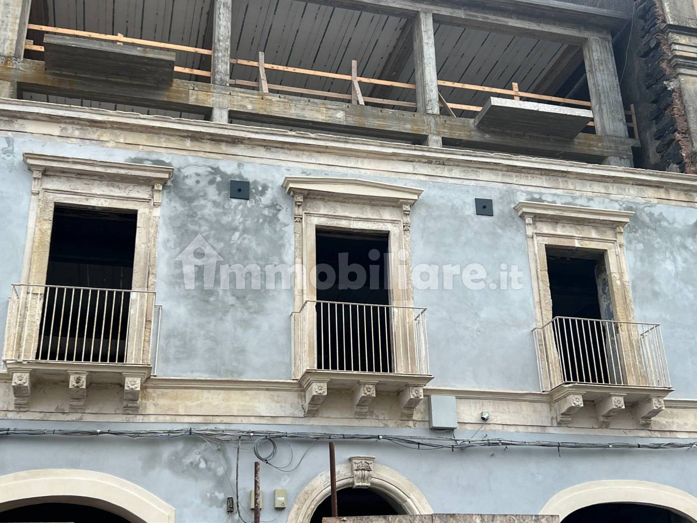 Palazzo - Edificio in Vendita