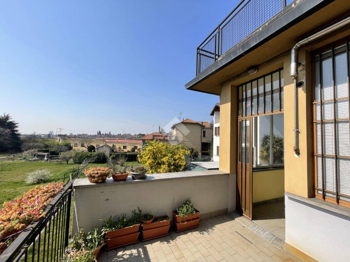 Trilocale via Statale D  Lago di Como e D  Spluga 117, Pagnano, Merate