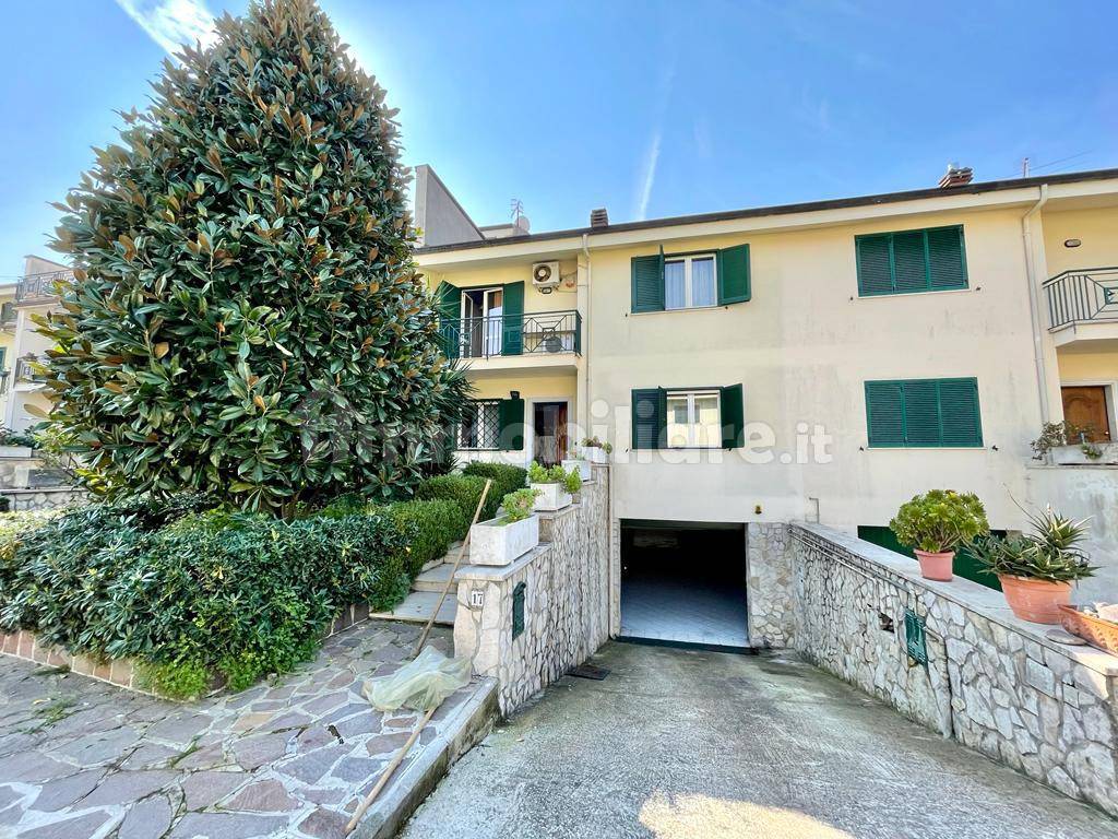 Villa unifamiliare via Ugo La Malfa, Parete