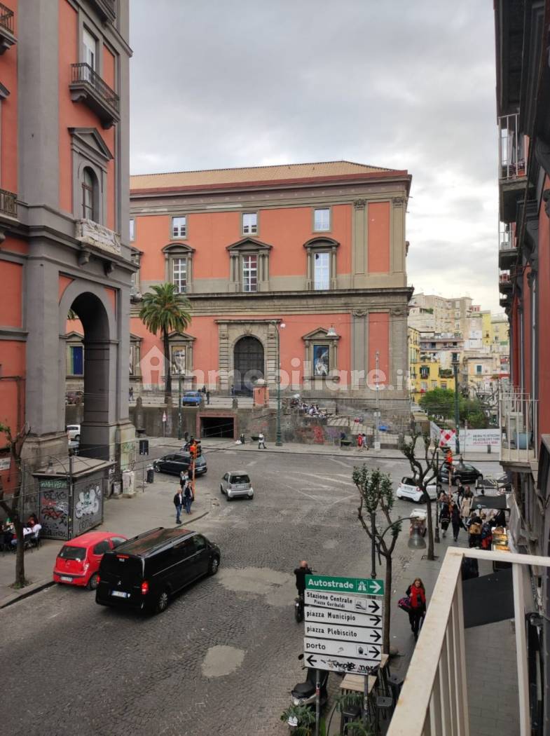 Trilocale via Santa Maria di Costantinopoli 3, Centro Storico, Napoli