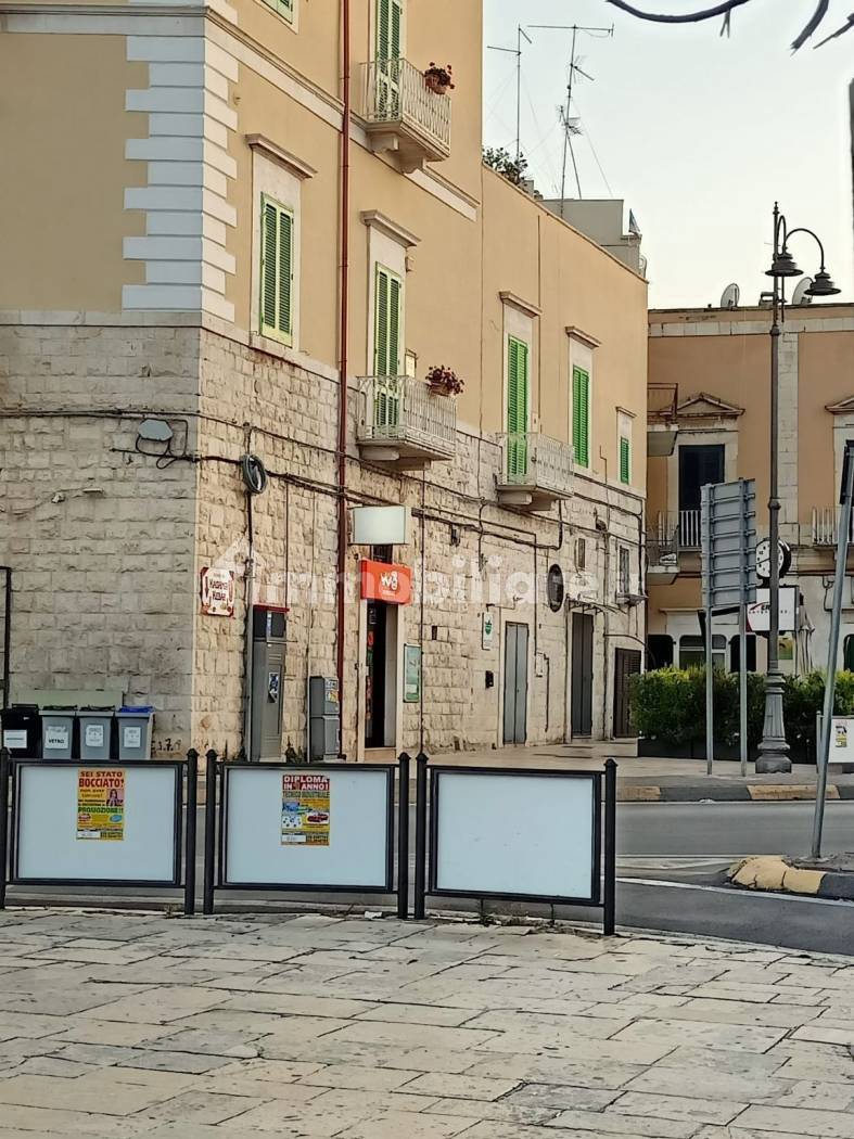 Quadrilocale piazza Vittorio Emanuele 22, Giovinazzo