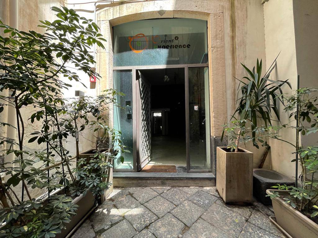 Locale commerciale via Umberto I, Catania, rif. 101996956 - Immobiliare.it