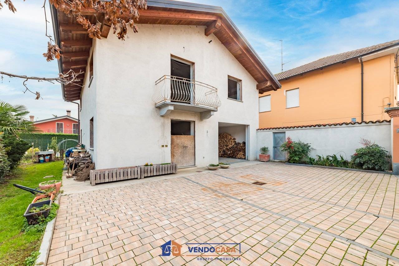 Villa unifamiliare frazione via dei Romani, Saluzzo