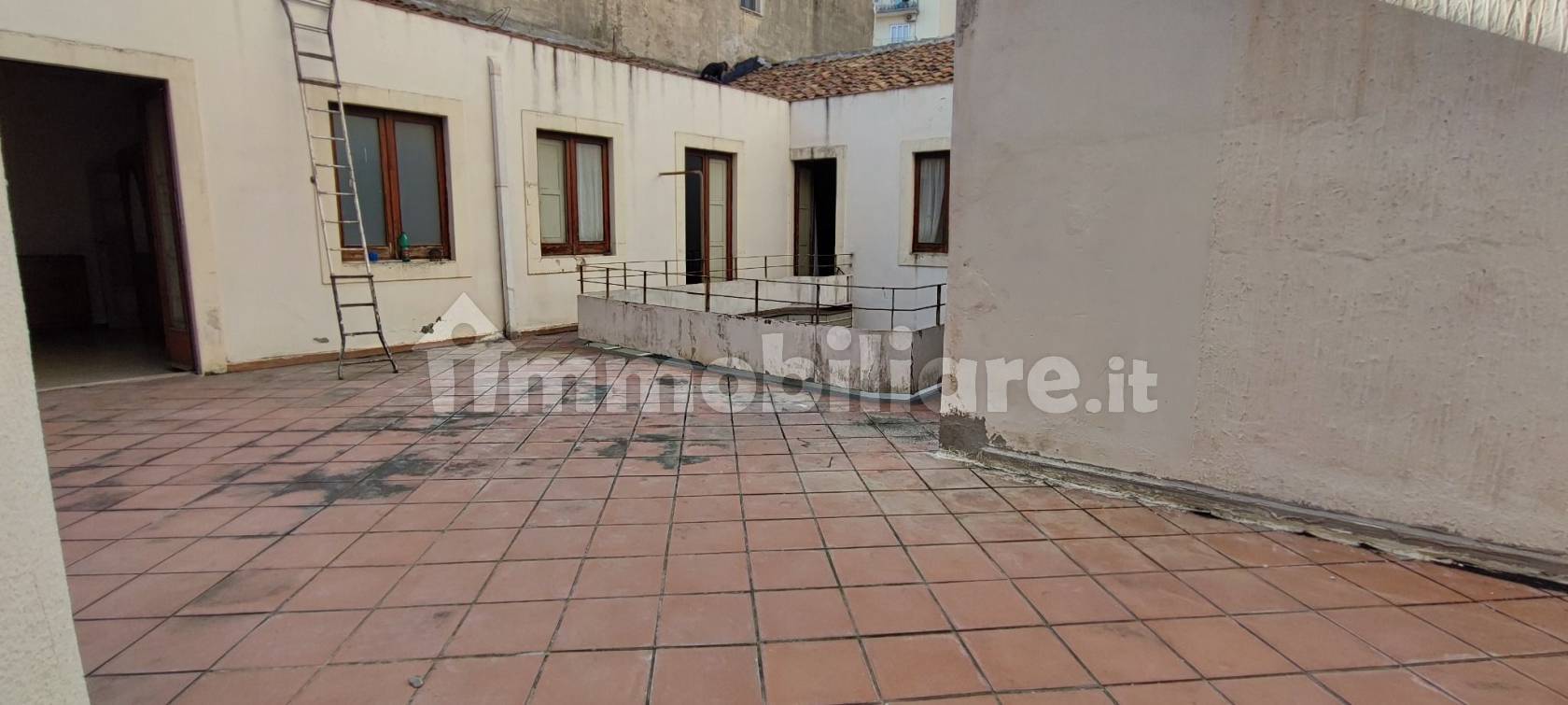 Appartamento via Monserrato 48, Borgo, Catania