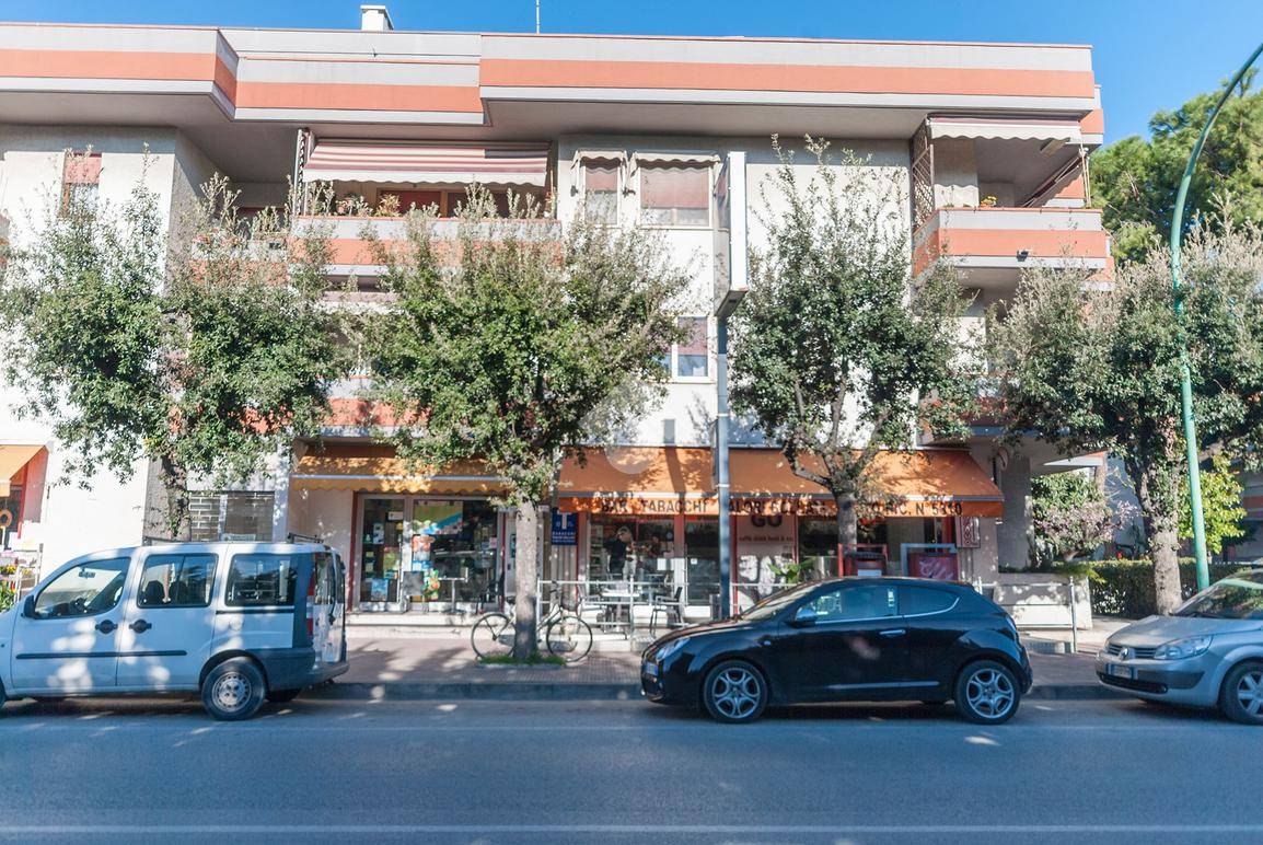 Locale commerciale in Vendita