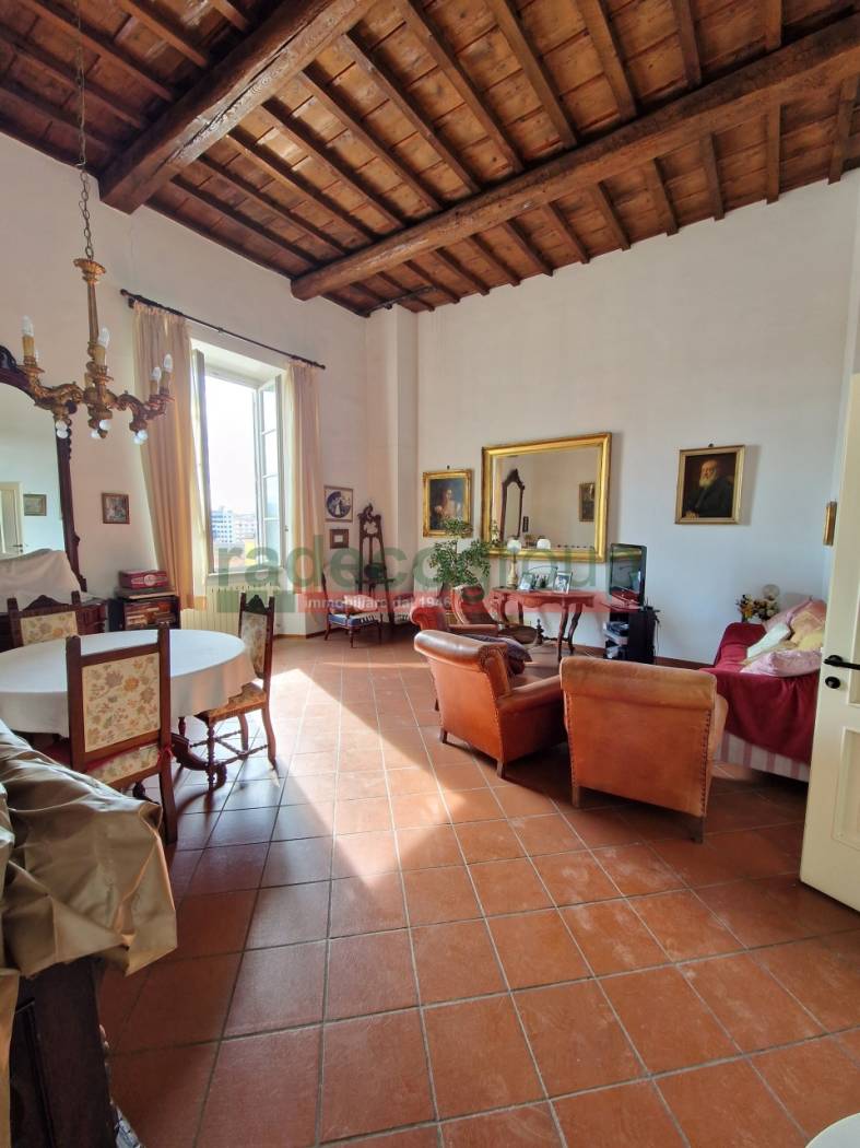 Appartamento piazza dei Domenicani, Quartiere Venezia, Livorno