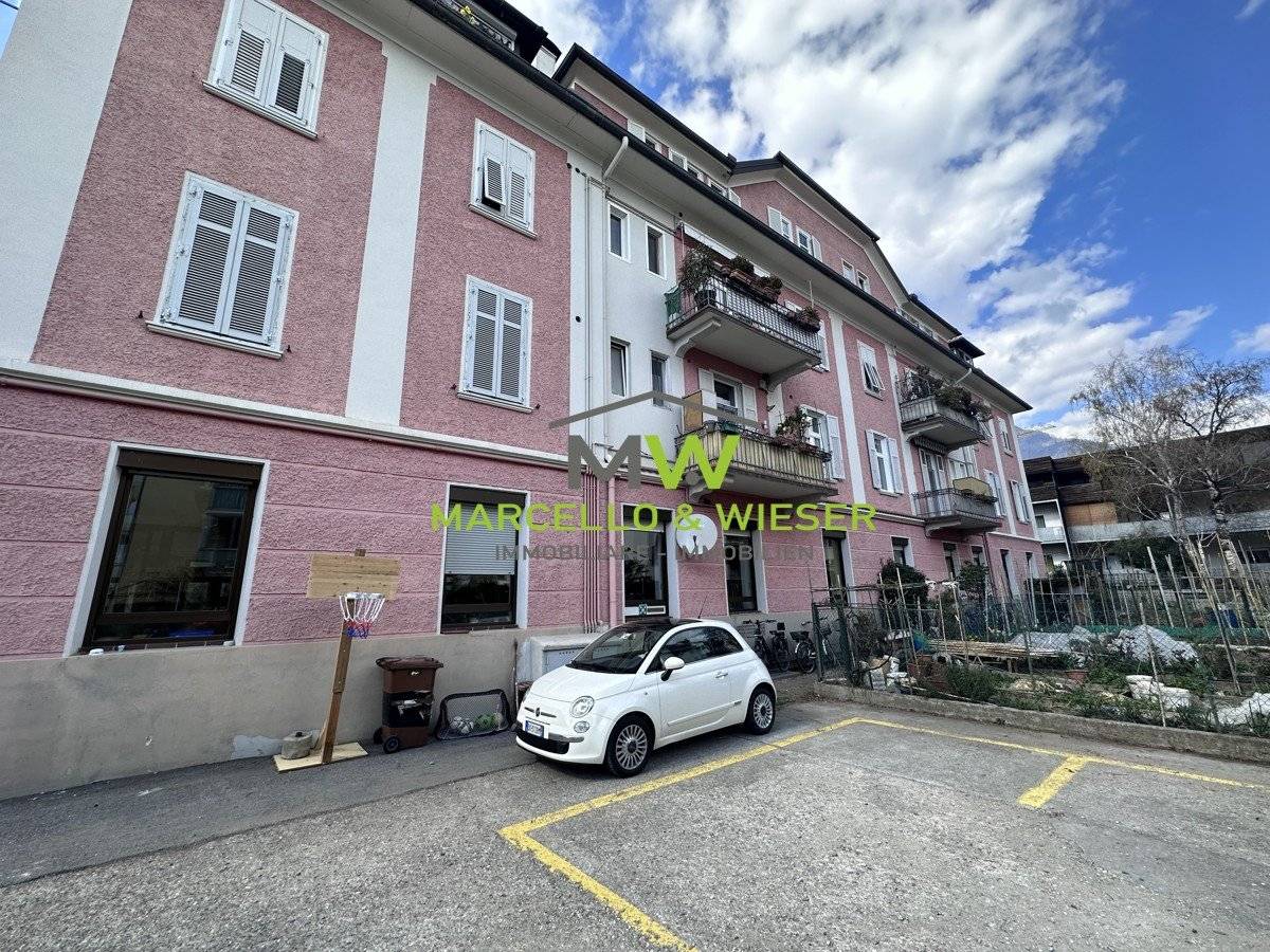 Trilocale via 4 Novembre, Centro, Merano