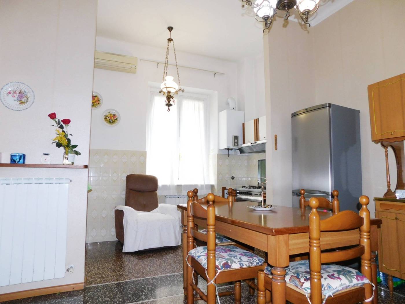 Bilocale via Federico Alizeri, Dinegro, Genova