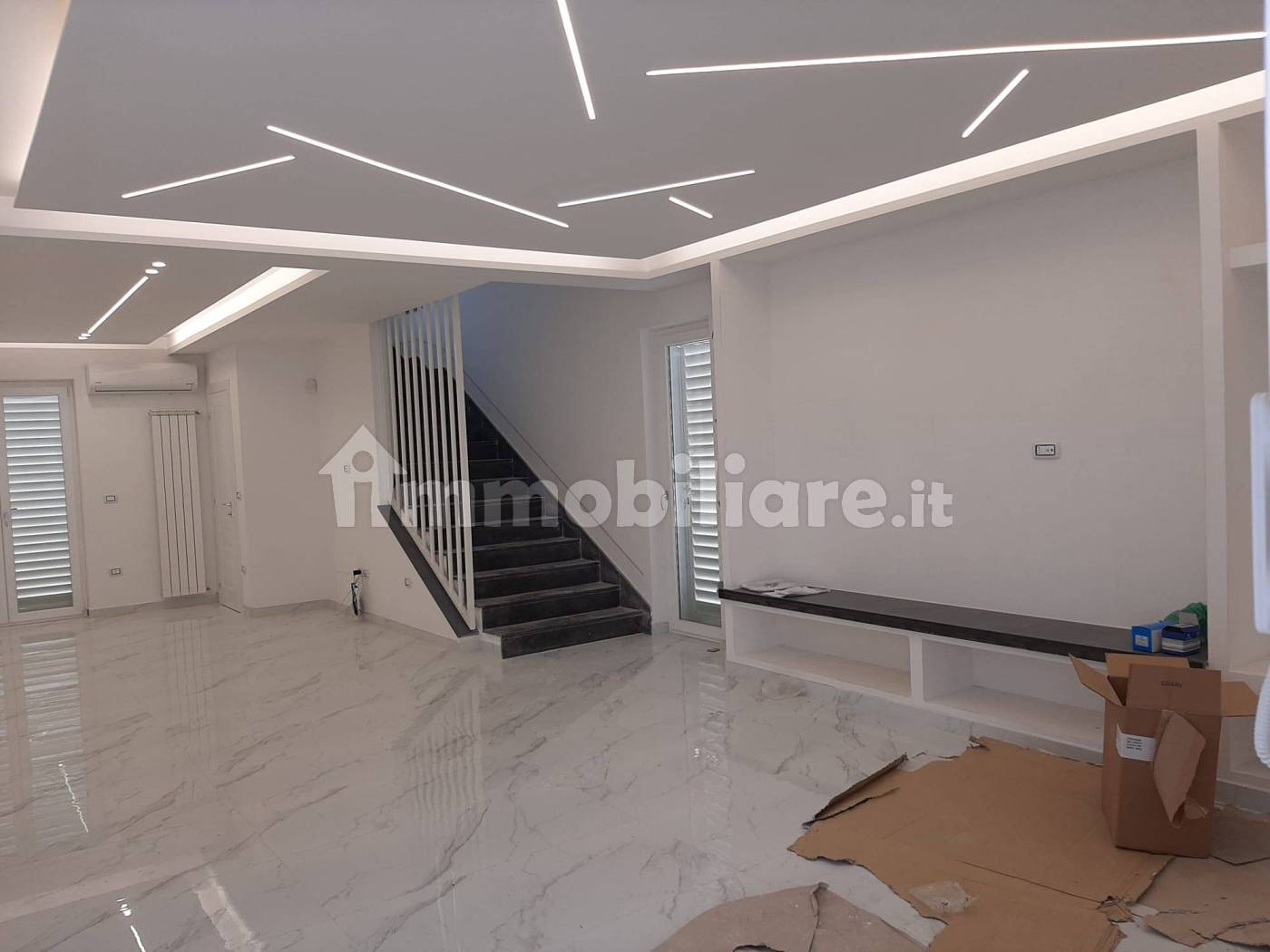 Villa unifamiliare Strada Provinciale Parete-Tre Ponti, Parete