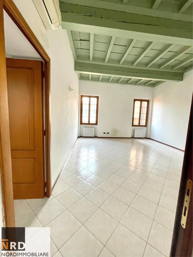 Quadrilocale buono stato, secondo piano, Centro, Mantova