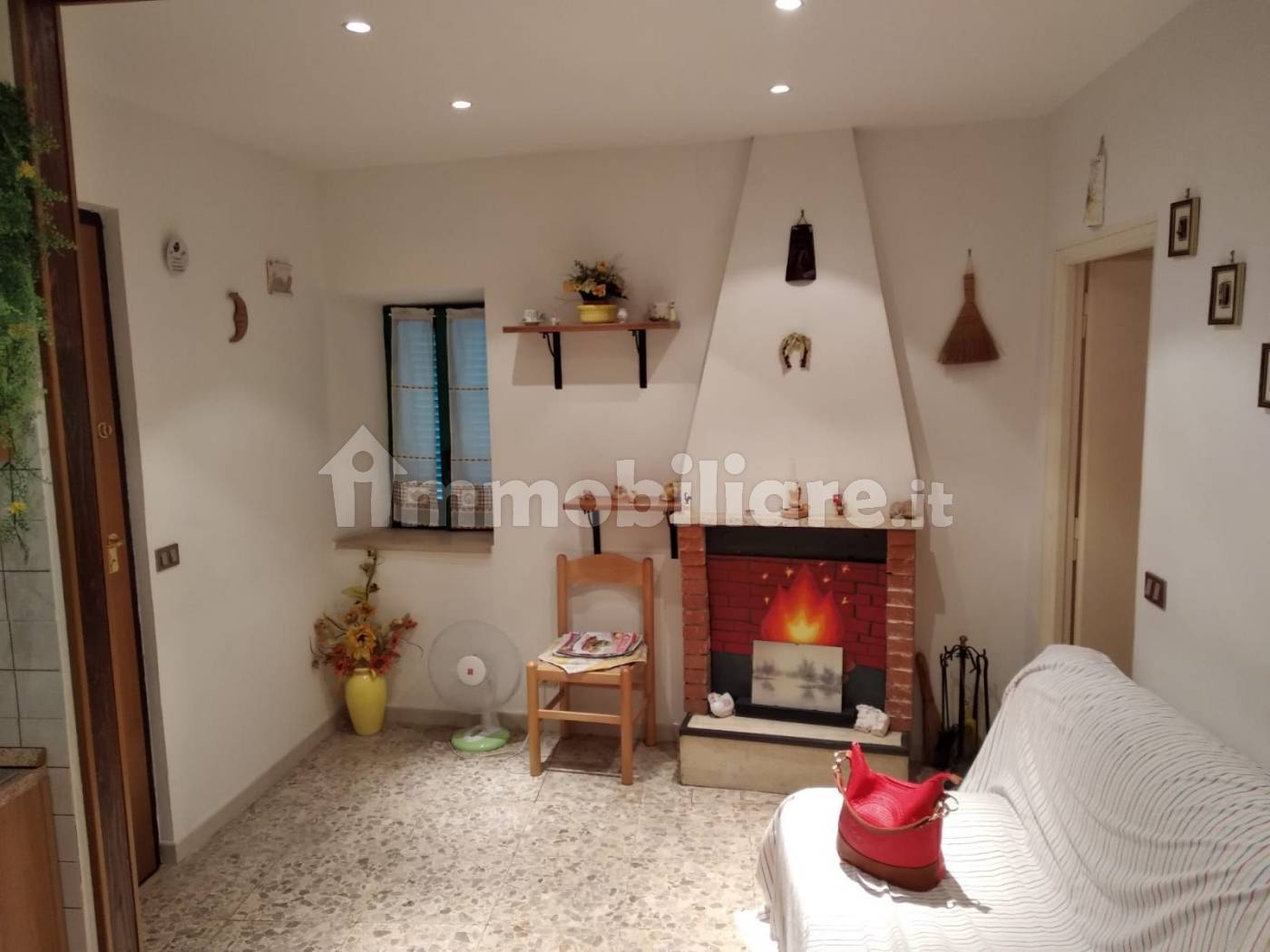 Bilocale via Nazionale, Norma