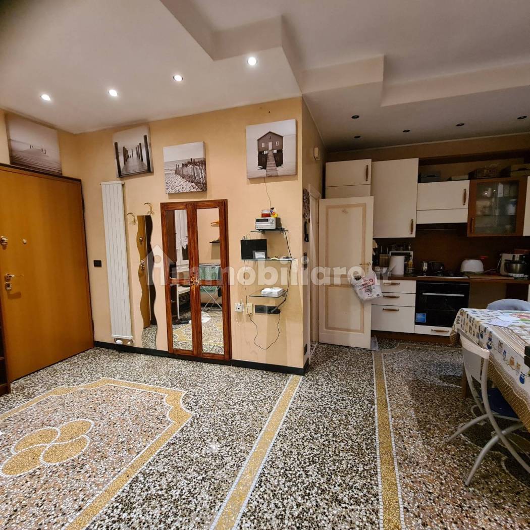 Quadrilocale via Piacenza, Molassana, Genova