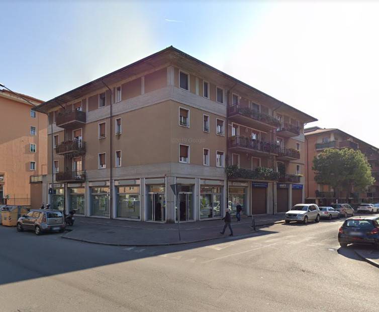 Locale commerciale in Vendita