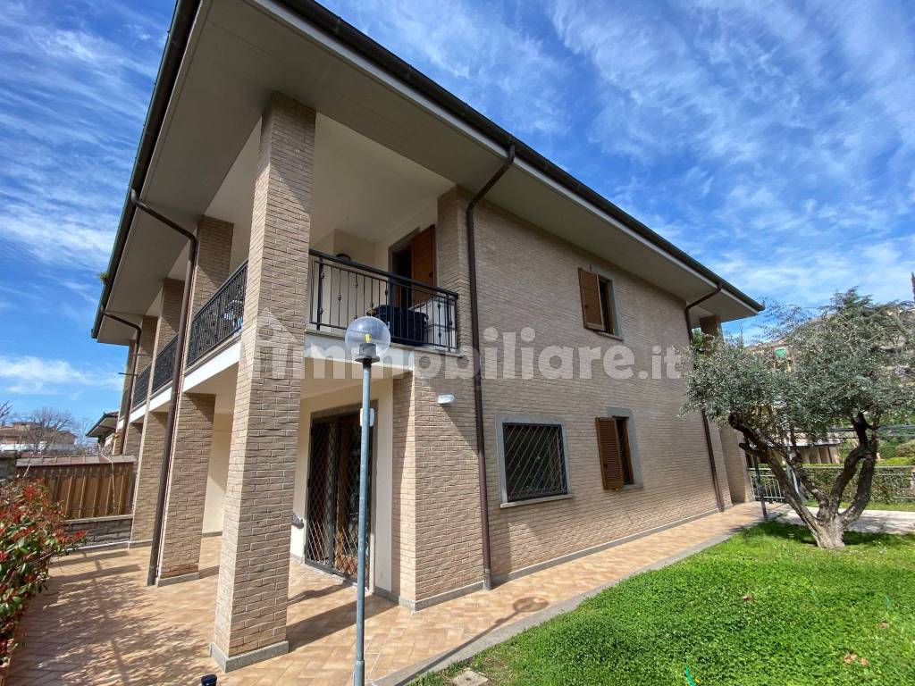 Vendita Villa a schiera in via Santa Maria della Grotticella 1 Viterbo ...