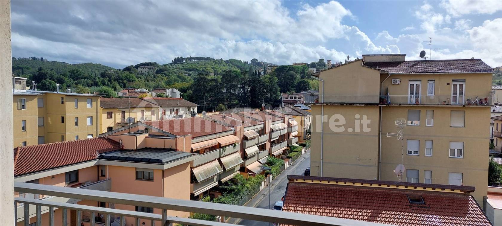 Trilocale buono stato, Lastra a Signa