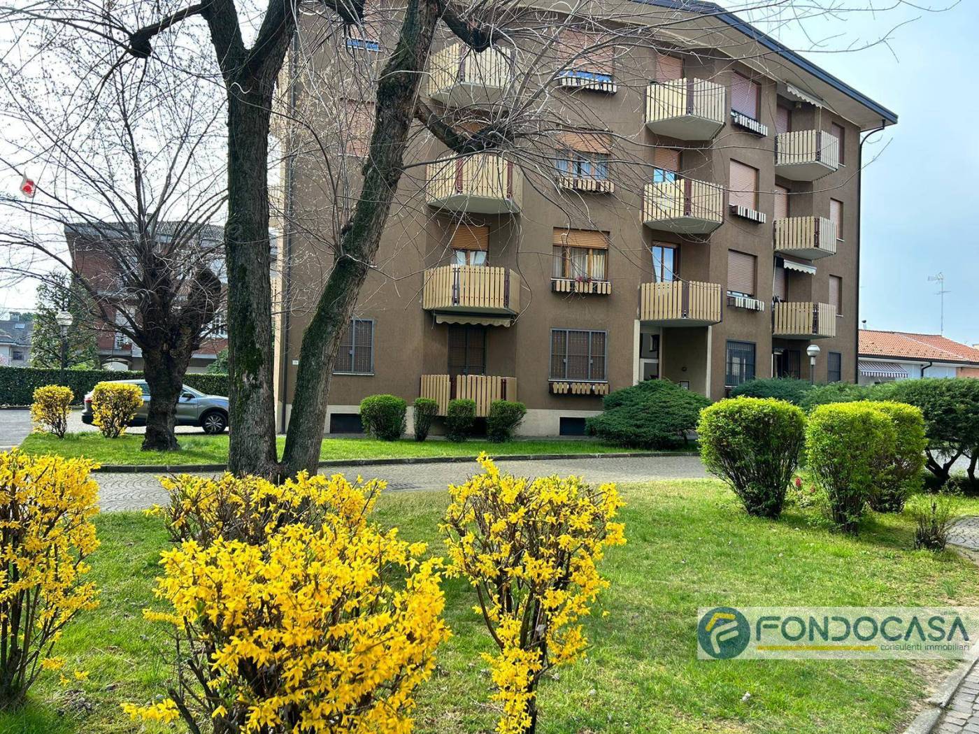 Trilocale via Rosmini, Meda