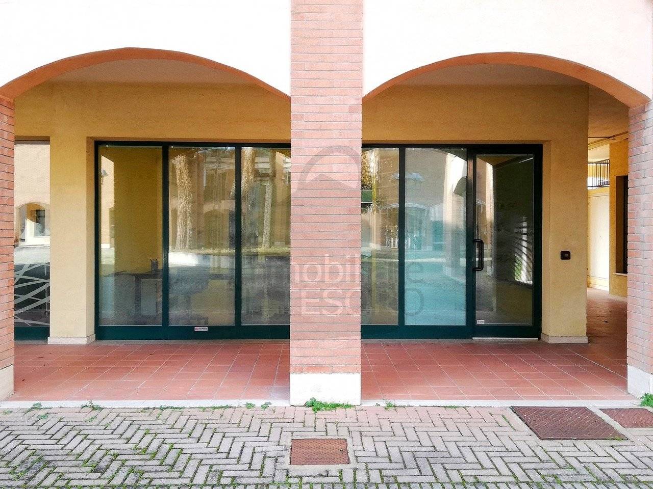 Attività commerciale in Vendita