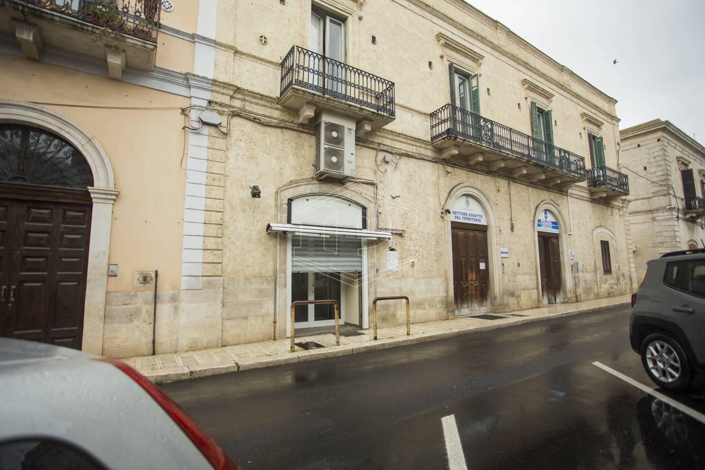 Locale commerciale in Vendita