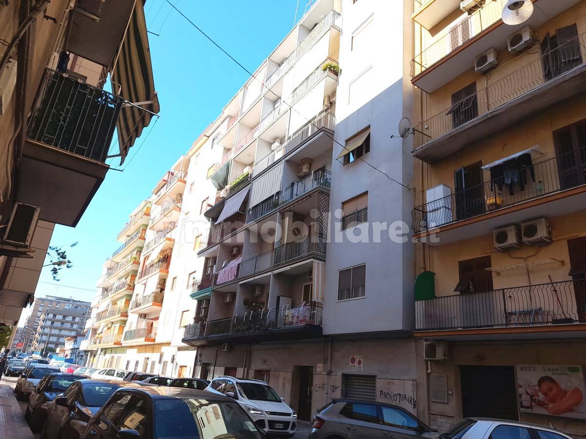 Bilocale via Salinella, 6, Tre Carrare, Taranto