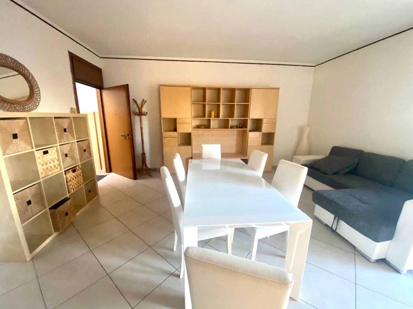 Trilocale ottimo stato, secondo piano, Centro, Poggio Rusco