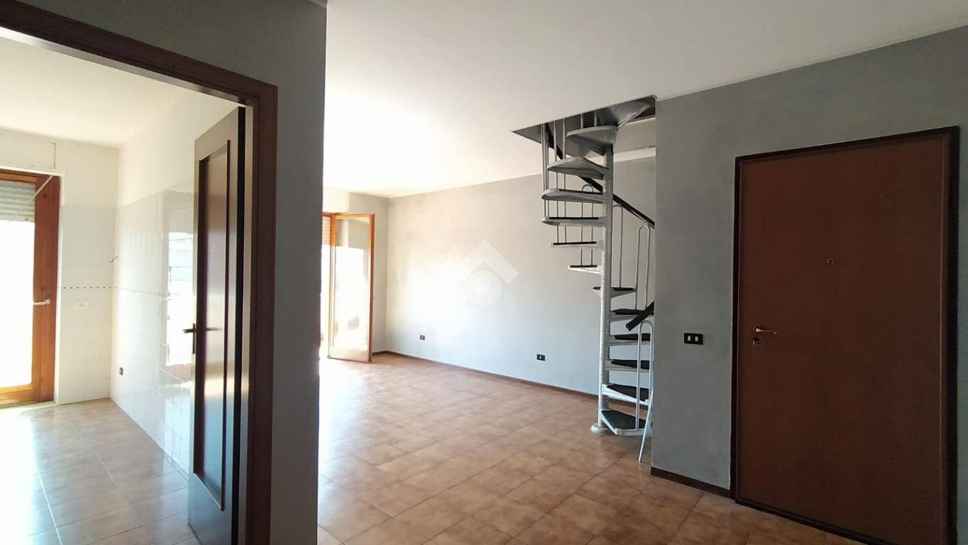 Bilocale buono stato, terzo piano, Centro, Benevento