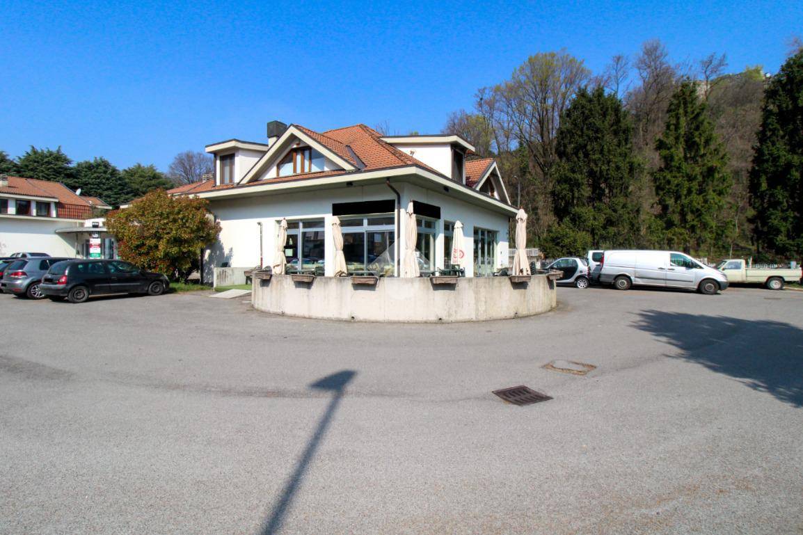 Locale commerciale in Vendita